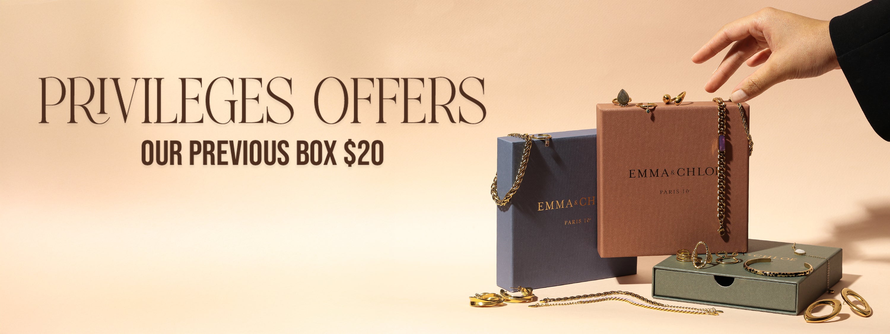 Emma&Chloé - Fashion Jewelry Box Subscription